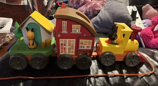 CBEEBIES BING BUNNY Pull Along Train Light Sound Removeable Play sets £ ...