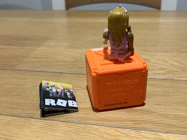 ROBLOX CELEBRITY SERIES 8 FAIRYTALE PRINCESS ALEXIS Figure (NO CODE ...