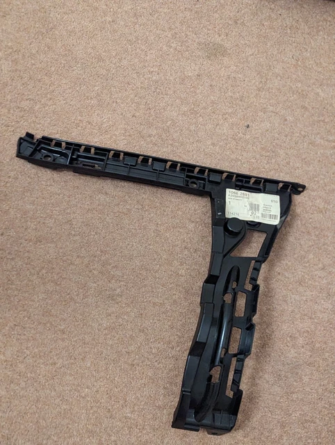 NEW GENUINE MERCEDES Benz W205 C-class Rear Bumper LH Mounting Bracket ...