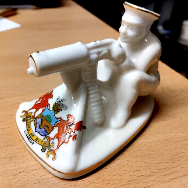 CRESTED CHINA WW1 Tommy With His Machine Gun - Llanbedr Crest Wales ...
