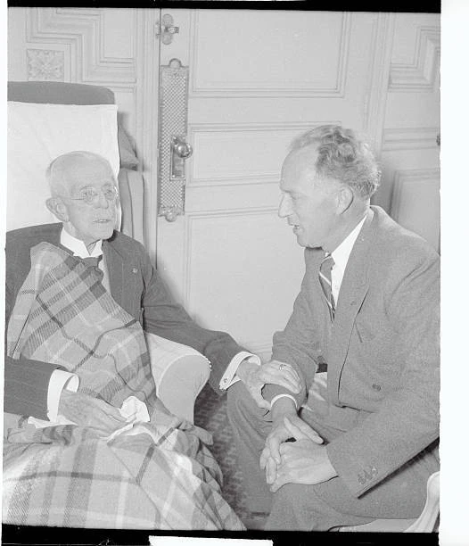 KING LEOPOLD VISITING King Gustaf France 1950 Royalty Old Photo $8.50 ...