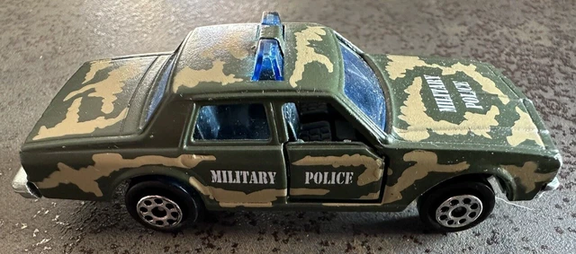 MAJORETTE N°240, CHEVROLET Impala "military police" vert et beige, 1 ...