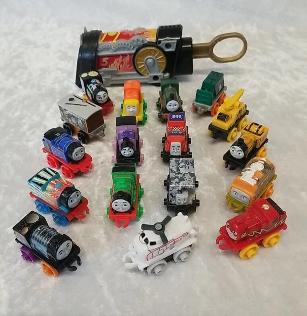 THOMAS AND FRIENDS Minis Launcher + 17 Mini Trains Thomas The Tank ...