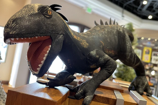 UNIVERSAL STUDIOS EXCLUSIVE Jurassic World Indoraptor Plush New With ...