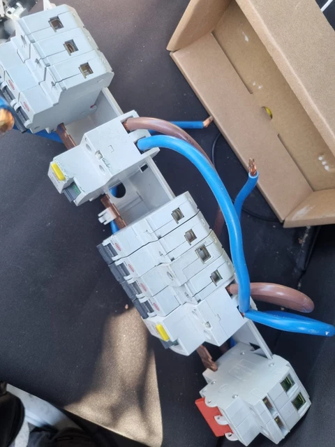 WYLEX CONSUMER UNIT/FUSEBOX/MCB/RCD/BUSBAR/RCD tails Red clip £21.50 ...