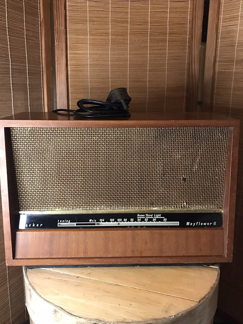 HACKER RADIO MAYFLOWER II RV 20 VHF/FM Table Radio circa 1965 Vintage ...