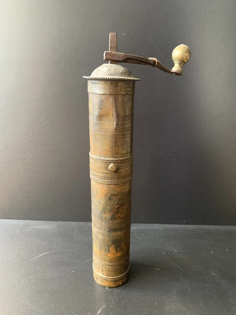 ANTIKE ORIENTALISCHE KAFFEEMÜHLE Mokkamühle aus Messing mit Kurbel | 27cm EUR 39,00 - PicClick DE
