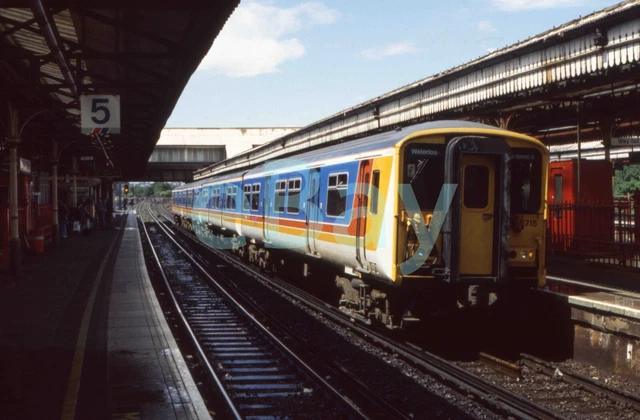 35MM RAILWAY SLIDE of Class 455 EMU 5715 @ Clapham Junction Copyright ...