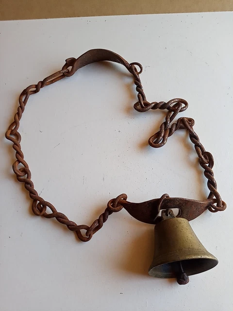 ANCIENNE CLOCHE en bronze pour animaux avec son collier de chaîne EUR ... ANCIENNE CLOCHE en bronze pour animaux avec son collier de chaîne EUR ...
