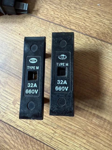 MEM TYPE M 32 Amp 660V HRC Fuse Carrier Holder - with fuse. 3 available ...