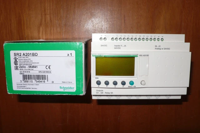 SR2A201BD SCHNEIDER ELECTRIC Zelio logique12 entrées 8 sorties Relais ...