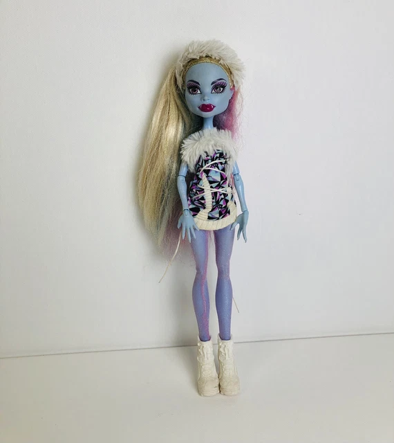 MONSTER HIGH ABBEY Bominable Daughter Of The Yeti First Wave Schools ...