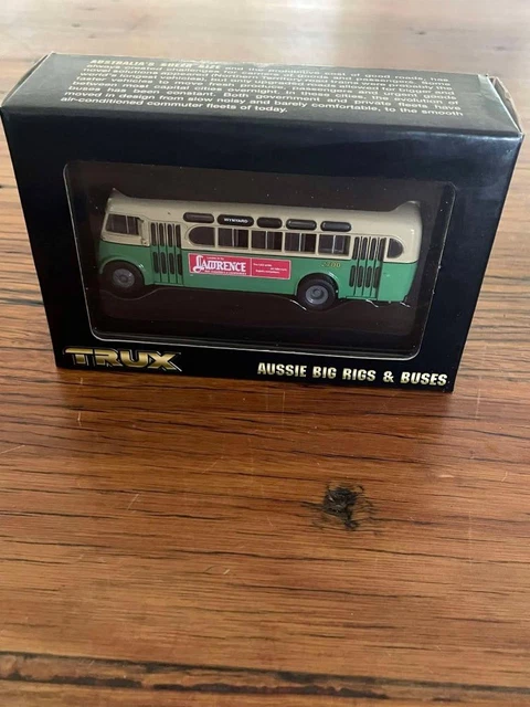 TRAX TRUX 1:76 Diecast Tx1B 1953 Daimler Cv Single Decker Bus Wynyard ...