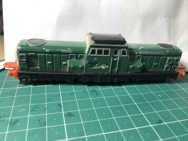 VINTAGE THOMAS THE Tank Engine ERTL 1999 Derek the Diesel die-cast £2. ...