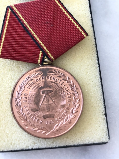 DDR ORDEN MEDAILLE Verdienstmedaille NVA Volksmarine Stasi ... East ...