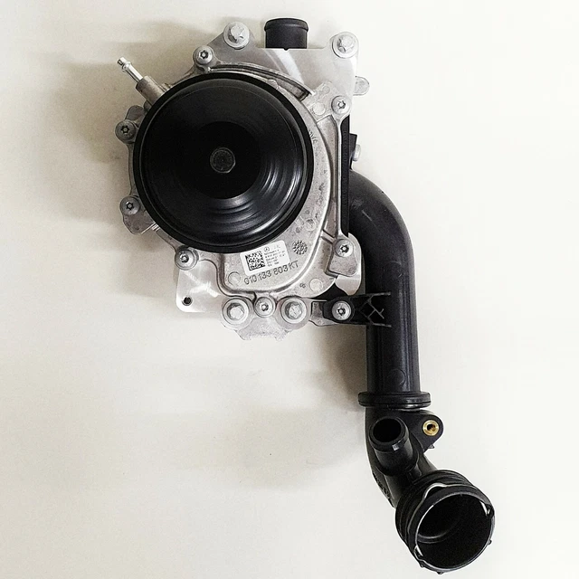 GENUINE MERCEDES-BENZ WATER Pump C Class 204 model 651 diesel engine £ ...