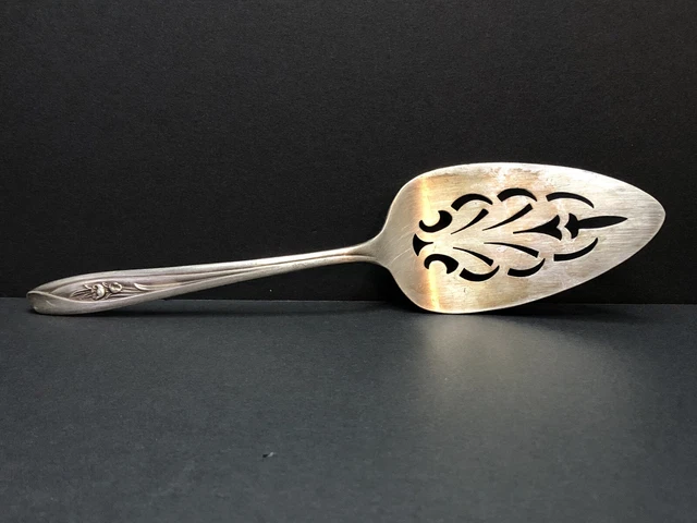 INTERNATIONAL SILVER PLATE SILVER TULIP Pie Cake Dessert Server Vintage ...