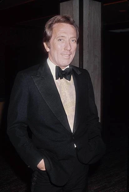 SINGER ANDY WILLIAMS Poses For A Portrait 1975 OLD PHOTO $9.00 ...