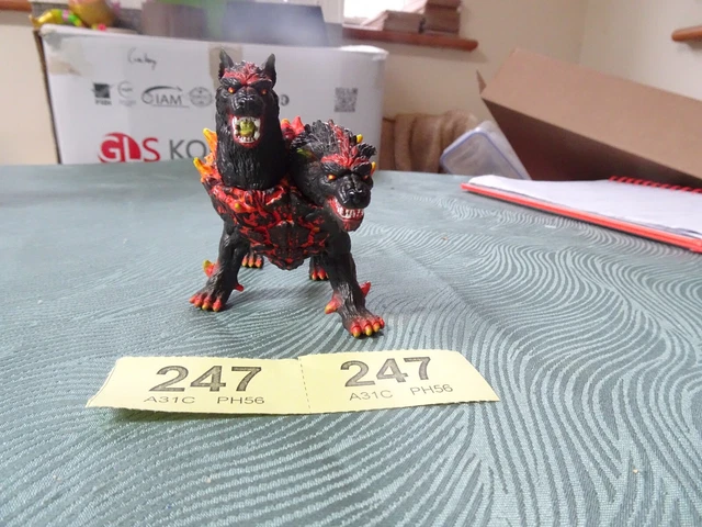 SCHLEICH 42451 HELLHOUND Eldrador Creatures Toy Figurine Figure £12.99 ...