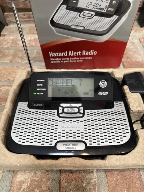 RADIO SHACK HAZARD Alert Weather Radio Public Alert Certified NOAA w ...