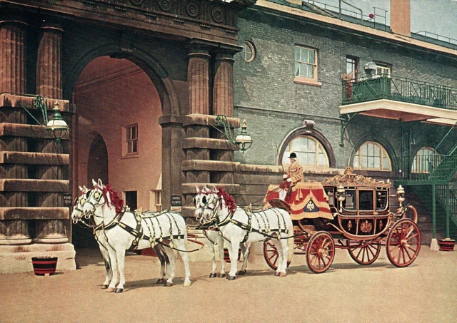 ANTIQUE TUCK'S ROYAL Mews Buckingham Palace Irish State Coach & Horses ...