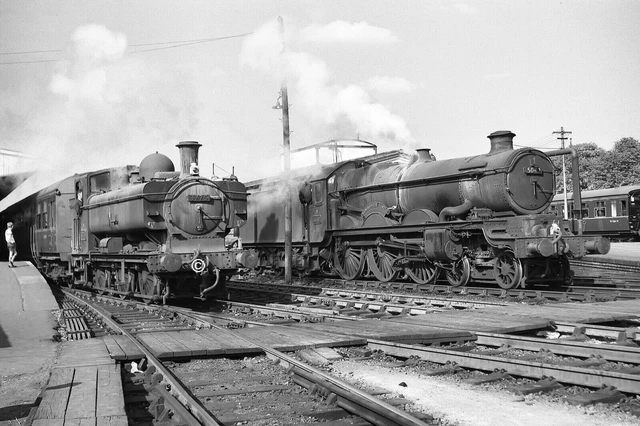 GREAT WESTERN RAILWAY Station Scene. 1960s Loco; 3775 + 5042 PHOTO 12 x ...