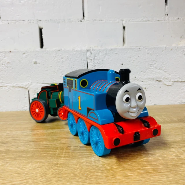 THOMAS THE TANK Engine & Trevor String Pullback and Go 2005 TOMY Train ...