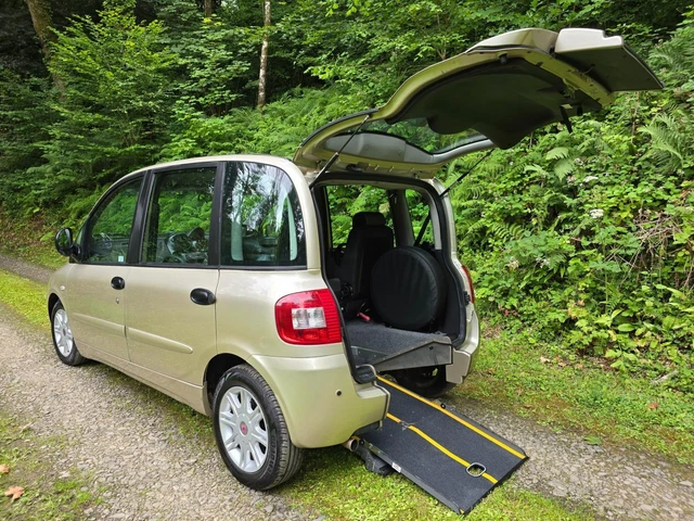 FIAT MULTIPLA + Passenger in Wheelchair Upfront Beside Driver + 23,747 ...