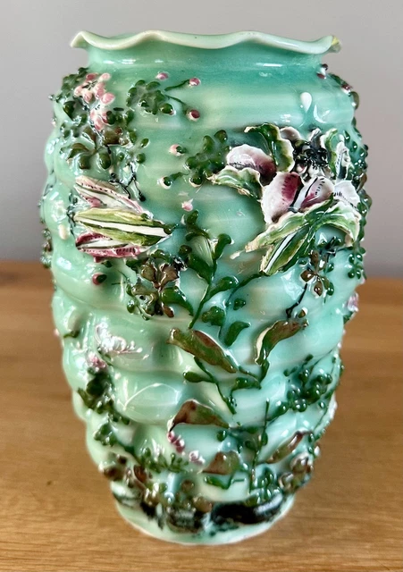 JAPANESE SIGNED SETO Porcelain Kato Shunka Vase Meiji Period Moulded ...