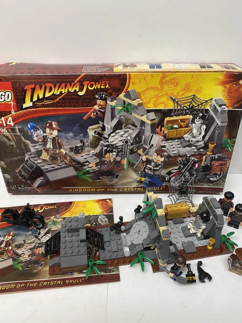 LEGO INDIANA JONES 7196 Chauchilla Cemetery Battle Boxed & Instructions ...