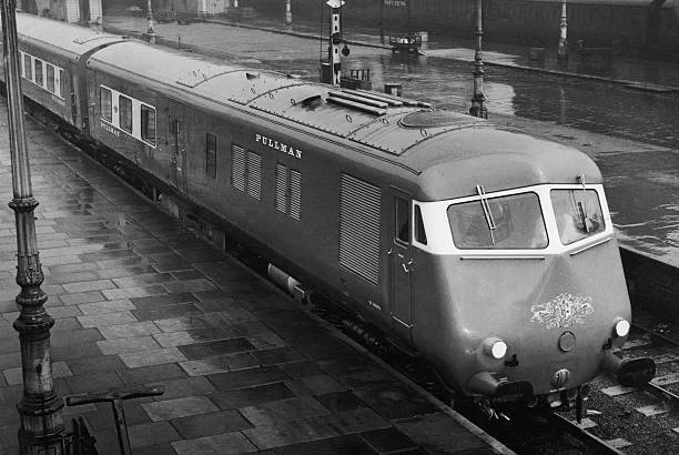 BRITISH RAILWAYS PULLMAN train at Marylebone Station 1960 OLD PHOTO £4. ...