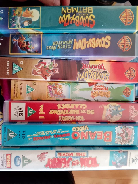 VHS COLLECTION OF Animated Films scooby doo Batman Tom And Jerry Etc ...