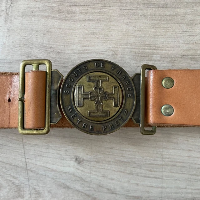 ANCIEN CEINTURON CUIR Scouts de France "" ETRE PRET "" Trèfle à 3 ...