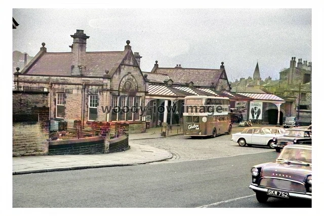 BBC0319 - YORKSHIRE - Bingley Railway Station Entrance in April.1961 ...