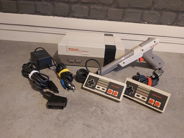 CONSOLE NINTENDO NES Version ASD - Grise - 2 Manettes - Zapper Nes ...