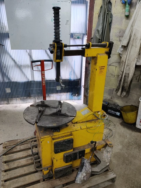 WHEELFORCE TYRE MACHINE and Corghi Wheel Balancer Setup £500.00 ...