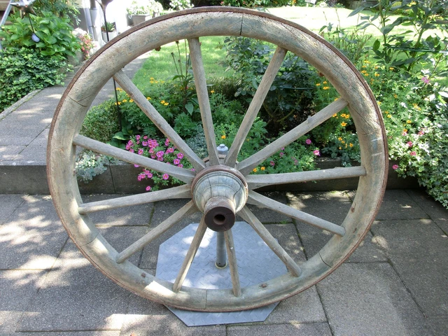 Fabelhafte Altes Wagenrad Deko Garten Ebenbild