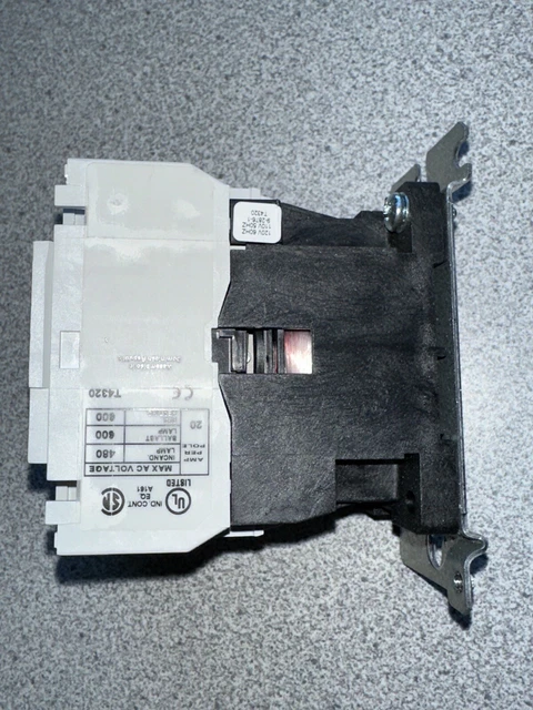 NEW EATON CN35BN3AB LIGHTING CONTACTOR 3 POLE 20A 120V Coil with ...