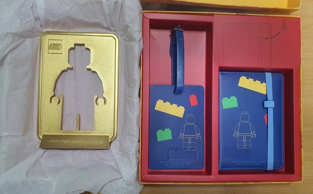 LEGO VIP AWARD Trophy & Passport Holder 2024, Lego Store Korea Gold ...