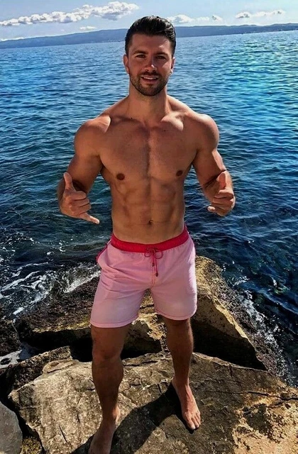 Shirtless Male Beefcake Muscular Bare Foot Sand Beach Sport Hunks Photo