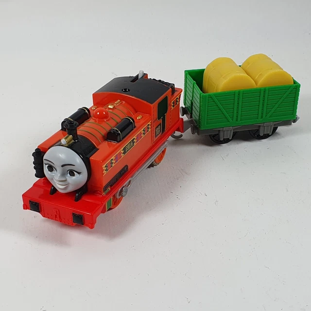 NIA 18 THOMAS The Tank Engine Trackmaster Motorised Train Mattel 2013 w ...