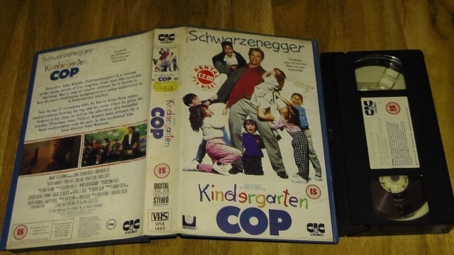 KINDERGARTEN COP VHS Video Big Box Ex Rental Cert CIC £4.99 - PicClick UK