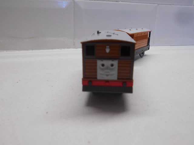 TOMY TRACKMASTER THOMAS the tank engine train toby pulling henrietta £ ...