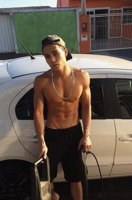 SHIRTLESS MALE BEEFCAKE Muscular Young Hunk Jock Smiling Dude PHOTO 4X6 ...