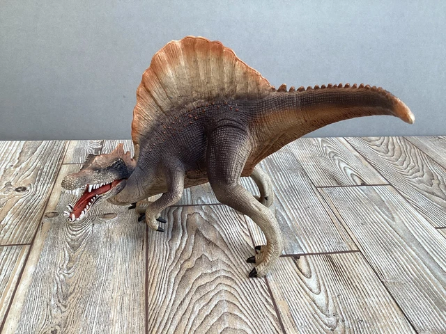 SCHLEICH SPINOSAURUS DINOSAUR Toy Figure - Hinged Jaw - 14cm Tall £8.99 ...