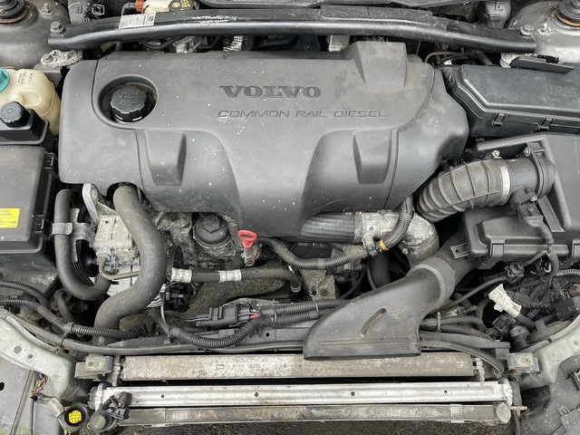 GENUINE VOLVO 2.4 Turbo Diesel - Complete Engine - Code: D5244T £400.00 ...