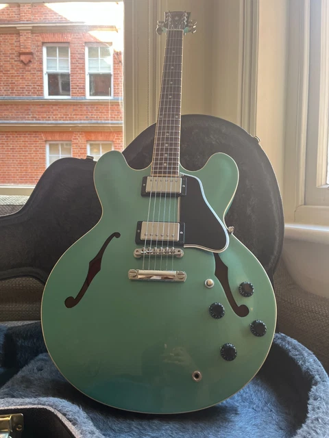 2010 GIBSON CUSTOM Shop ES-335 Inverness Green Serial: 11130734 £3,219. ...
