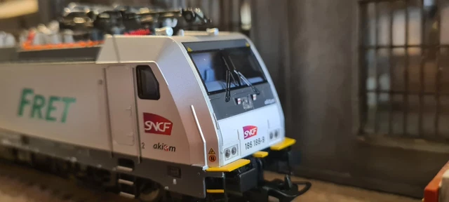 LOCOMOTIVE ÉLECTRIQUE HO SNCF FRET BR186 PIKO EXPERT NEUVE/BOITE ...