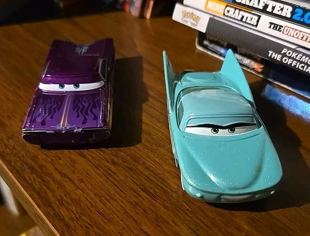 DISNEY PIXAR CARS Supercharged FLO and RAMONE Movie Moments 2 pack Die ...