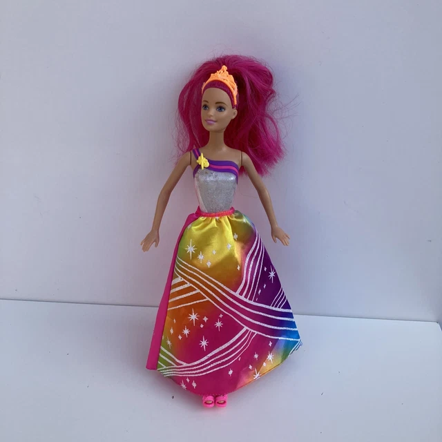 MATTEL BARBIE DREAMTOPIA Rainbow Cove Light-Up Show Princess Doll £14. ...
